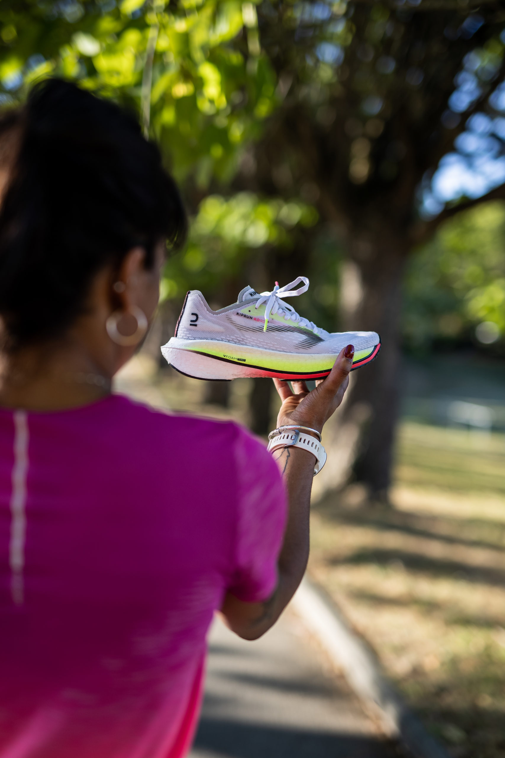 Poids : 221g en 42 – contre 180g par exemple pour une Vaporfly Next%